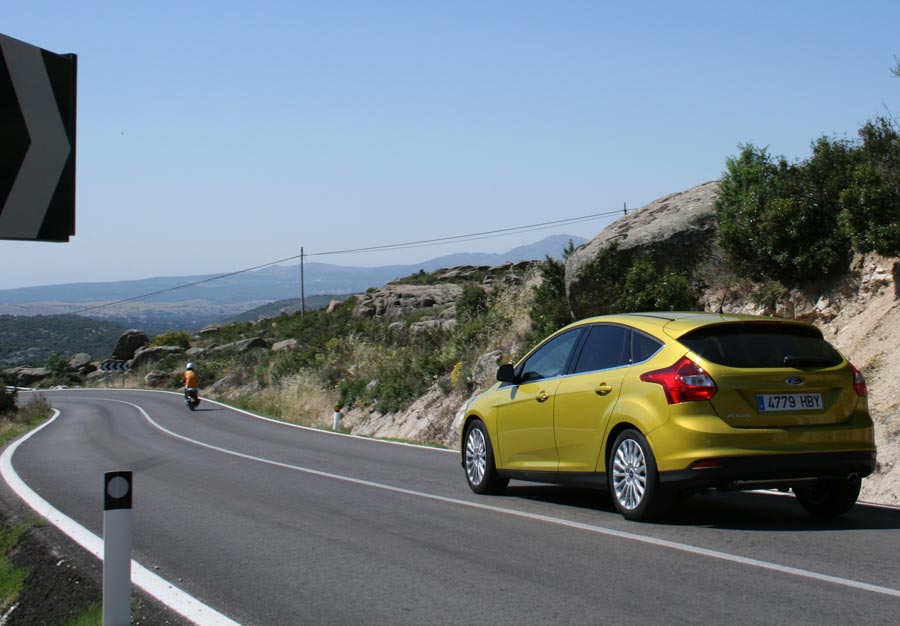 Cómo trazar las curvas con el coche