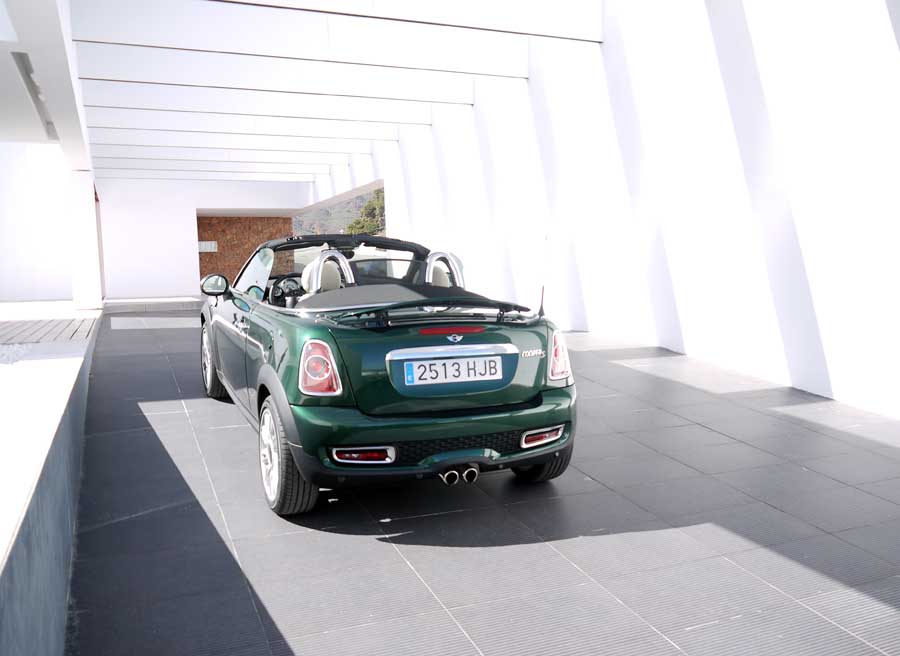Al volante del Mini Roadster Cooper S