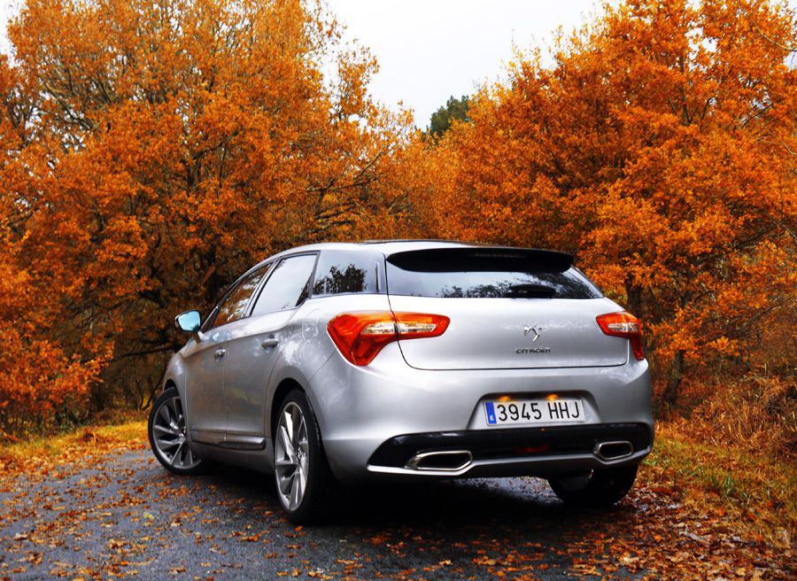 Prueba del Citroën DS5 HDi 163 CV y DS Súper "tiburón"