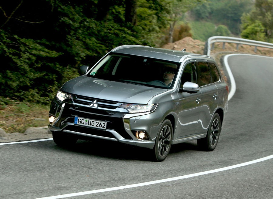 Mitsubishi Outlander PHEV 2016