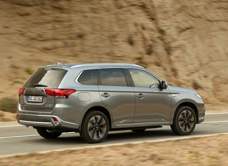 Mitsubishi Outlander PHEV 2016