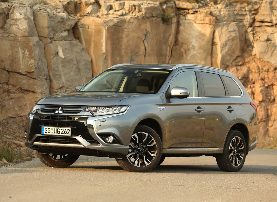 Mitsubishi Outlander PHEV 2016