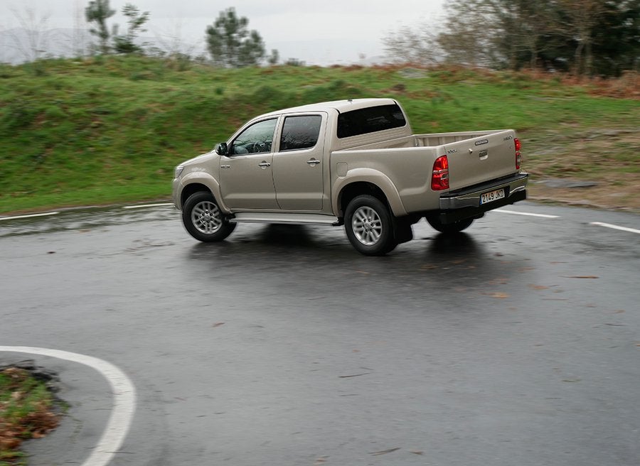 Prueba Toyota Hilux doble cabina 2015