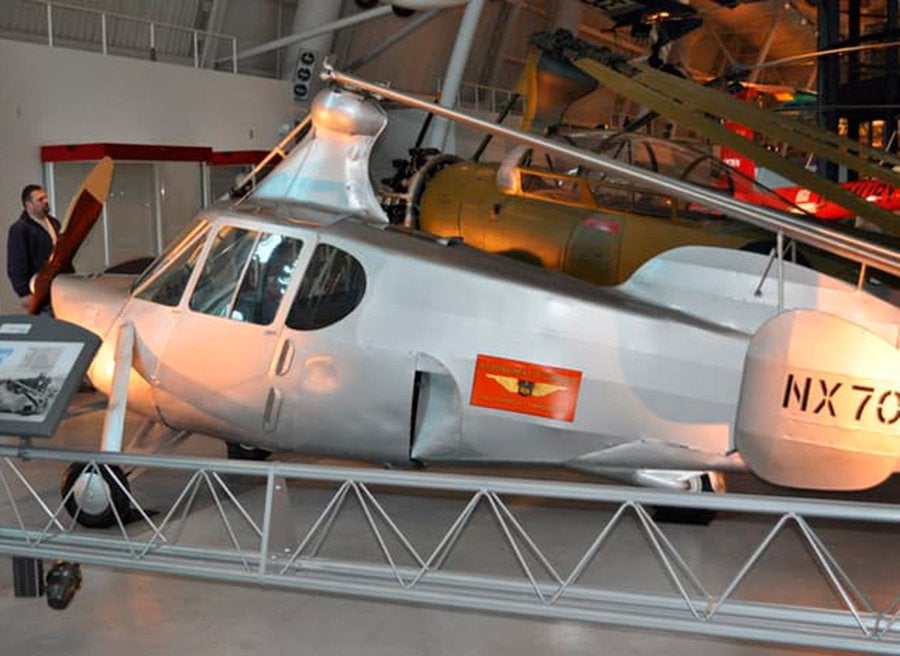 Los coches voladores de Dezso Molnar