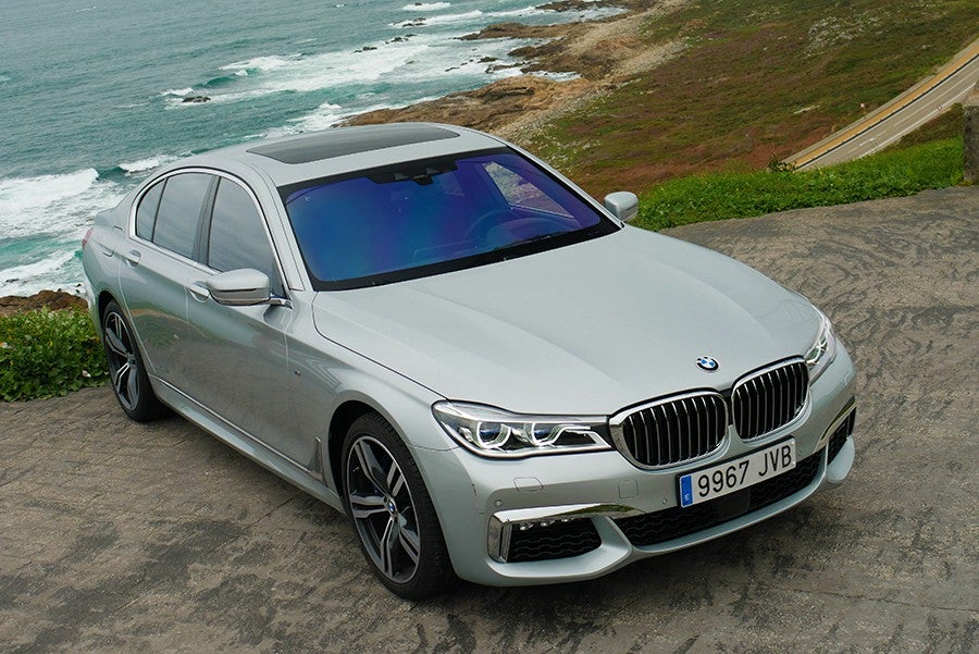 BMW 750d xDrive y la llave para dominar el mundo | Autocasión