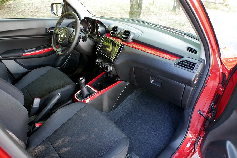 Prueba del Suzuki Swift 1.0 GLX SHVS 2017 | Autocasión