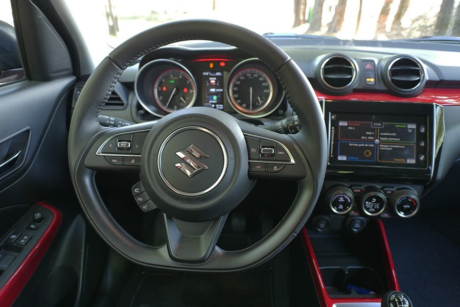 Prueba del Suzuki Swift 1.0 GLX SHVS 2017 | Autocasión