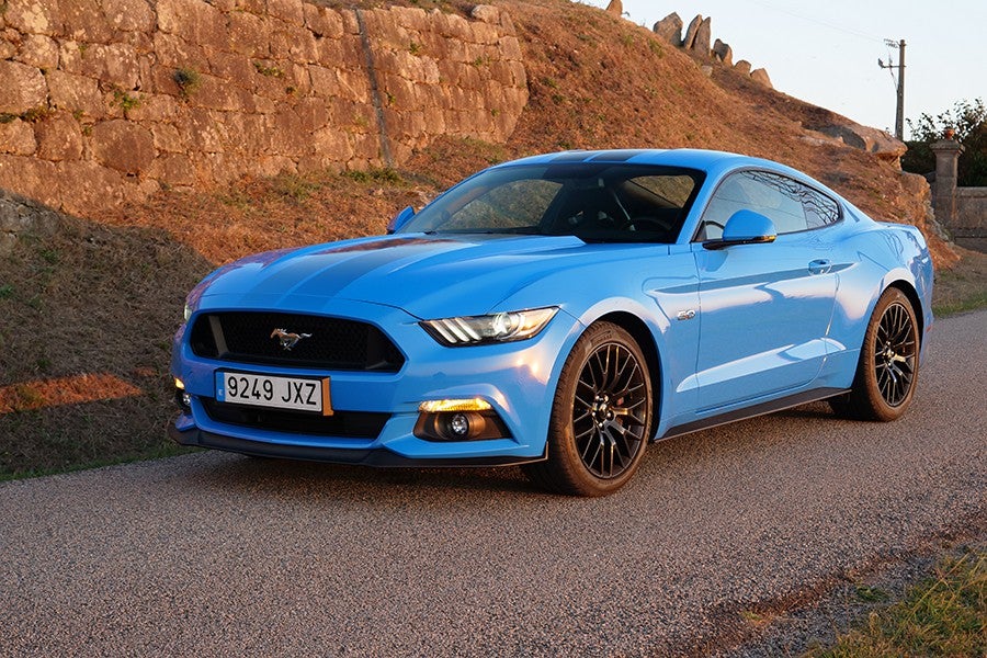 Prueba del Ford Mustang Fastback 5.0 V8 2017 | Autocasión