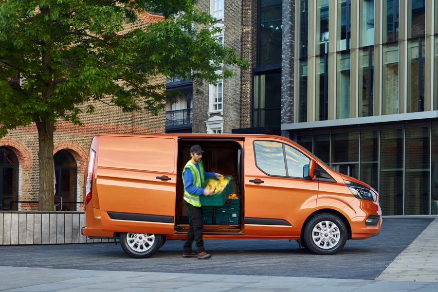 Ford Transit Custom 2018: más tecnología y futura versión PHEV | Autocasión