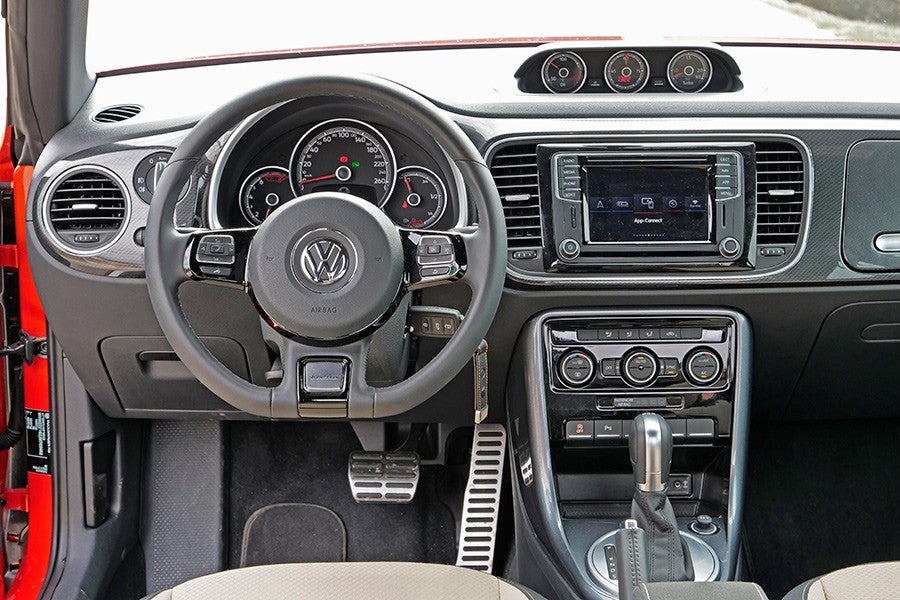 Prueba del VW Beetle R-Line de 220 CV | Autocasión