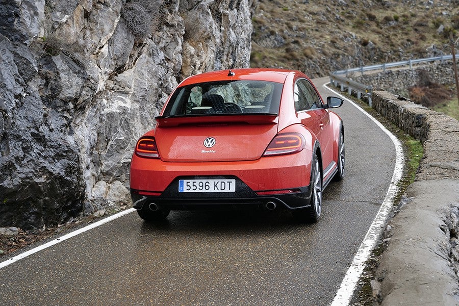 Prueba del VW Beetle R-Line de 220 CV | Autocasión