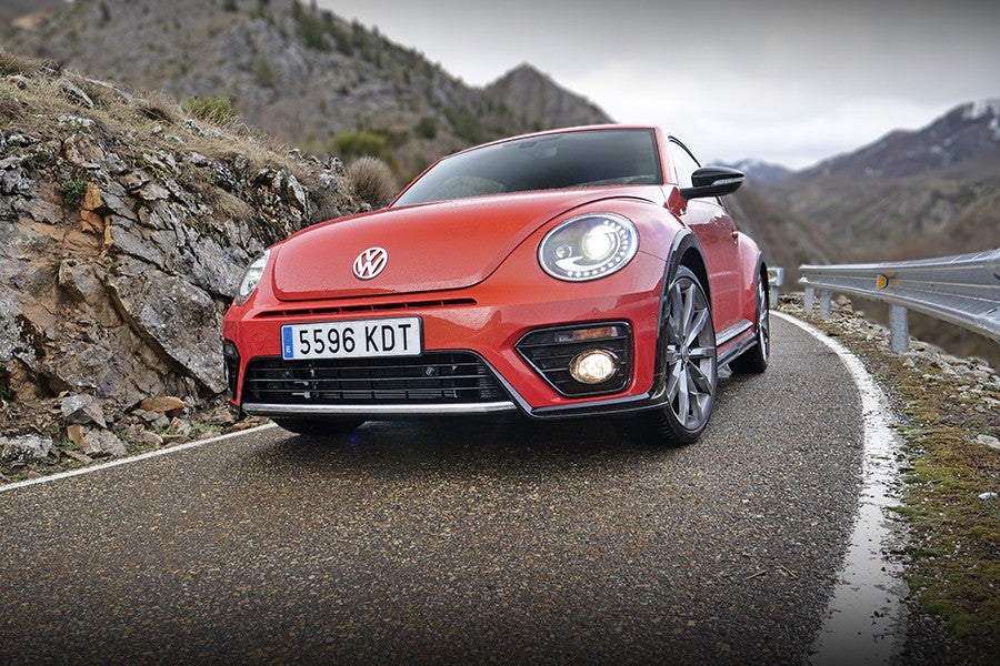 Prueba del VW Beetle R-Line de 220 CV | Autocasión