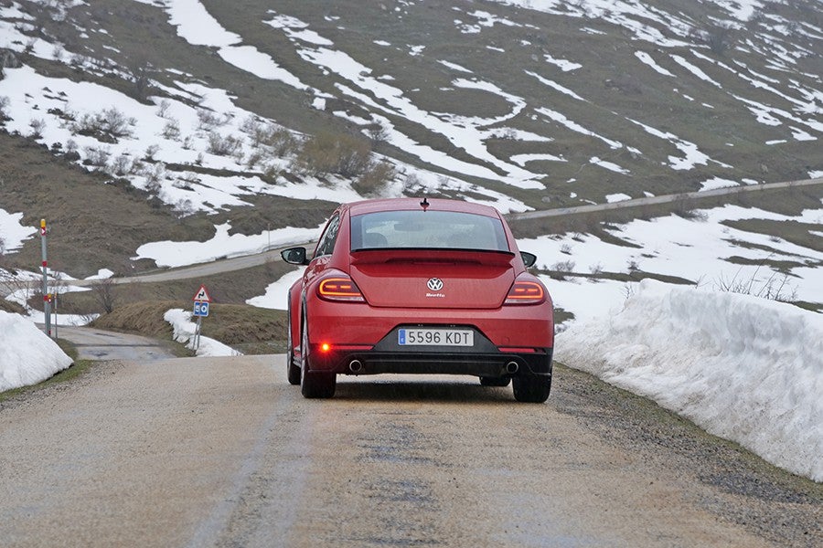 Prueba del VW Beetle R-Line de 220 CV | Autocasión