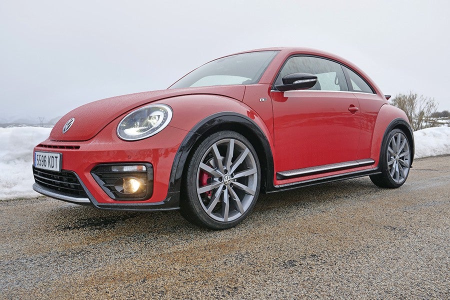 Prueba del VW Beetle R-Line de 220 CV | Autocasión
