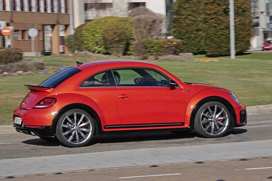 Prueba del VW Beetle R-Line de 220 CV | Autocasión