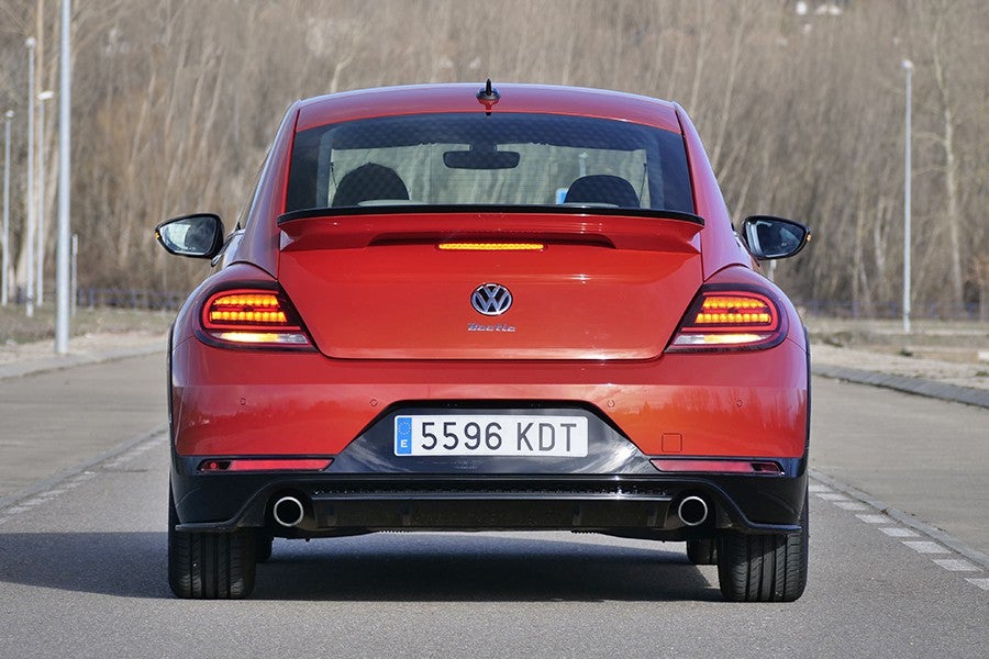 Prueba del VW Beetle R-Line de 220 CV | Autocasión