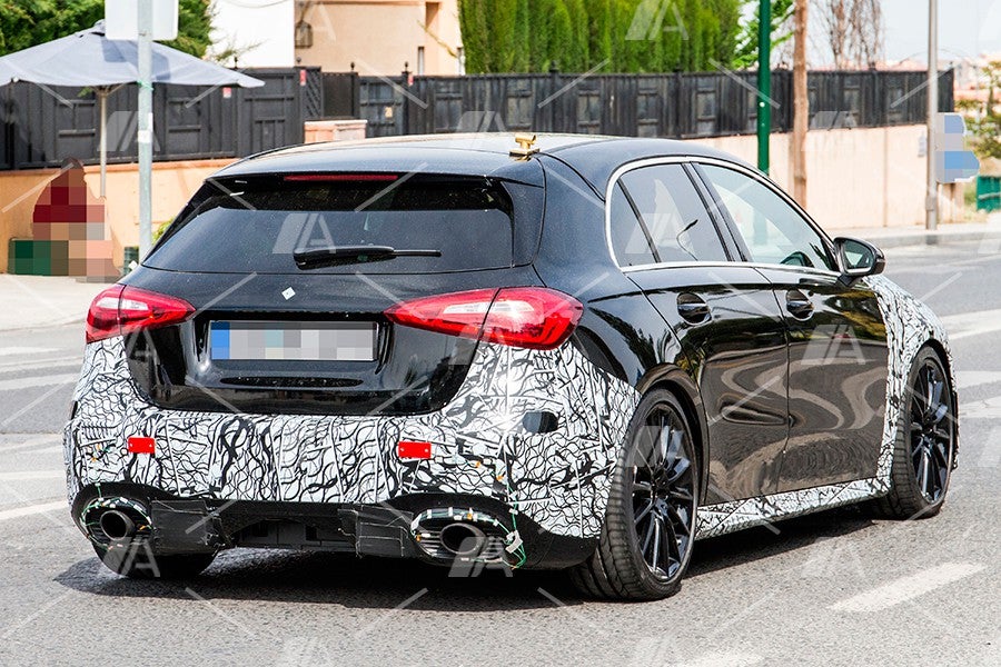 Fotos espía de los Mercedes AMG A50 y A35 4Matic | Autocasión