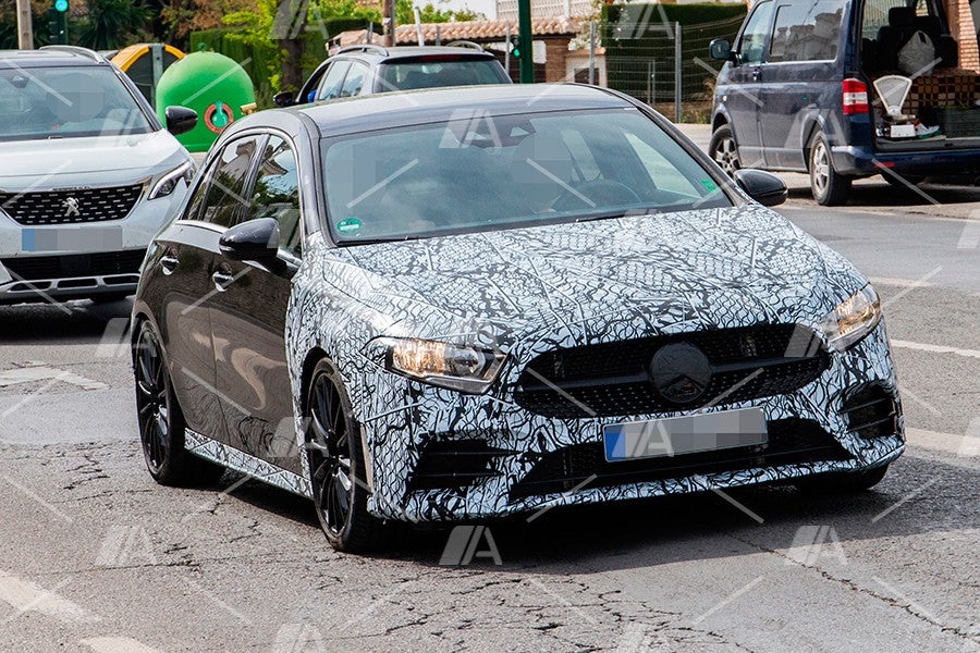 Fotos espía de los Mercedes AMG A50 y A35 4Matic | Autocasión