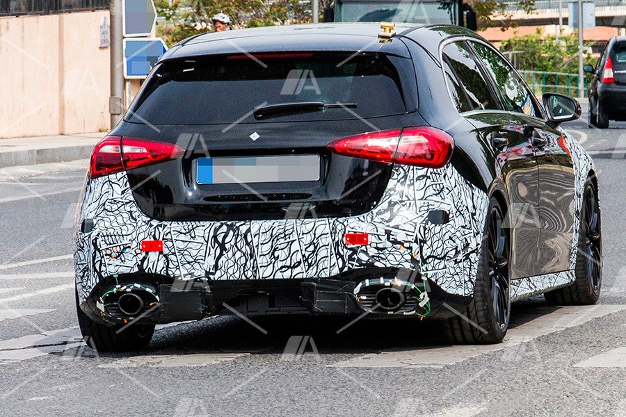 Fotos espía de los Mercedes AMG A50 y A35 4Matic | Autocasión