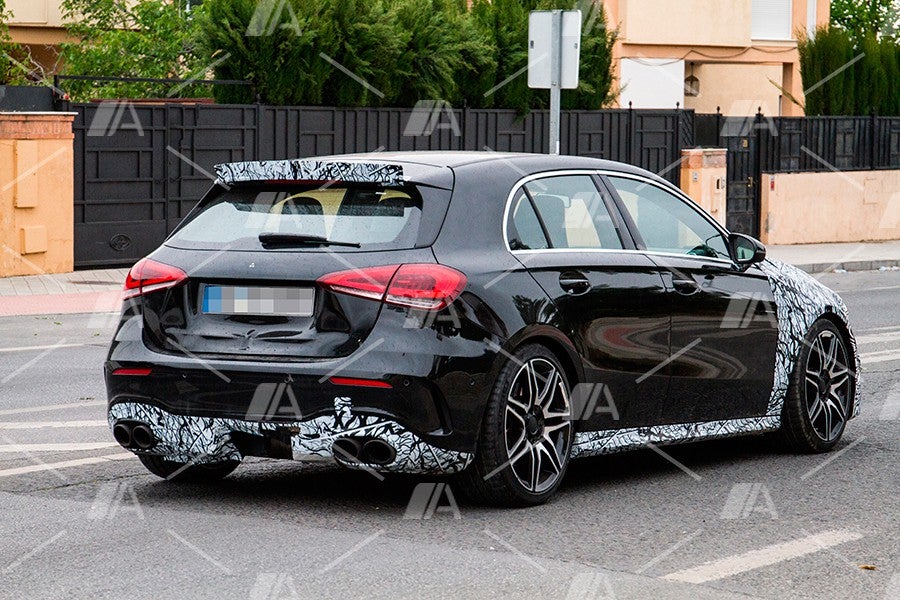 Fotos espía de los Mercedes AMG A50 y A35 4Matic | Autocasión