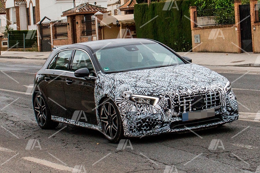 Fotos espía de los Mercedes AMG A50 y A35 4Matic | Autocasión