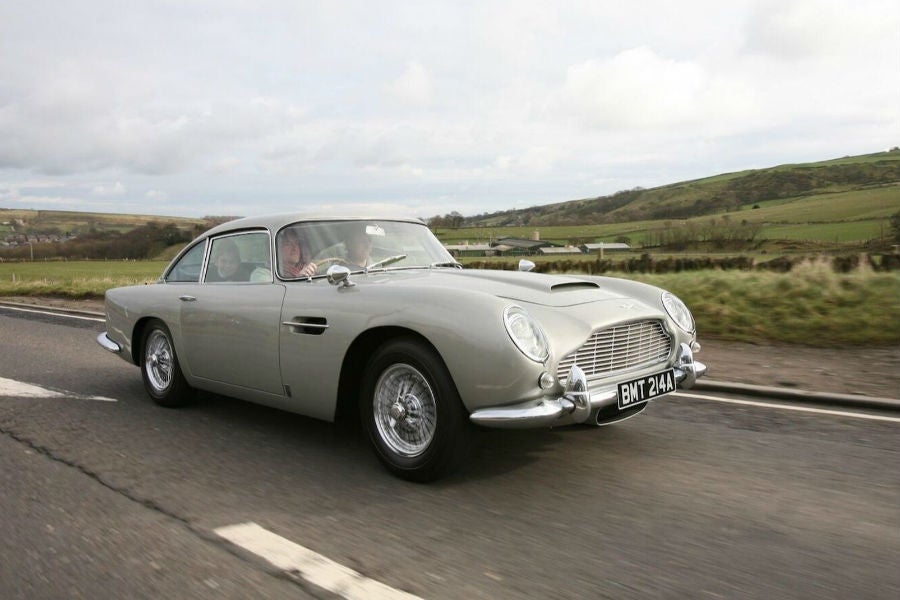 Los coches del James Bond de Sean Connery | Autocasión