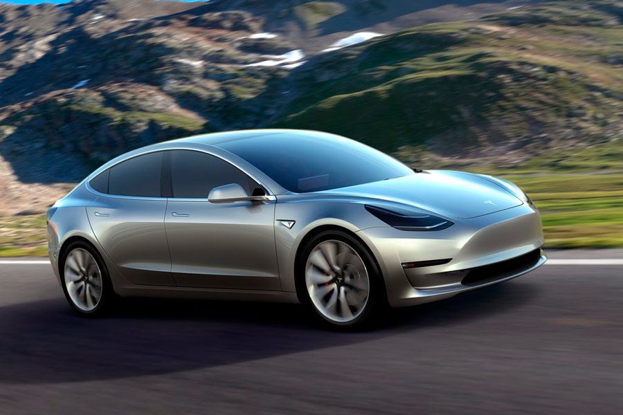 ¡Cazado! El modo Centinela del Tesla Model 3 graba un acto de ...