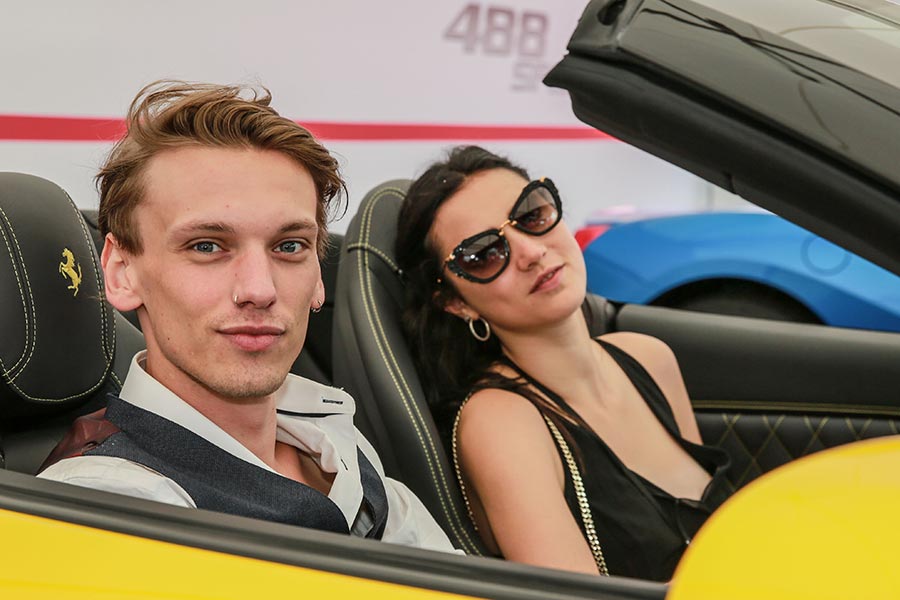 5 coches para viajar en pareja en Semana Santa | Autocasión