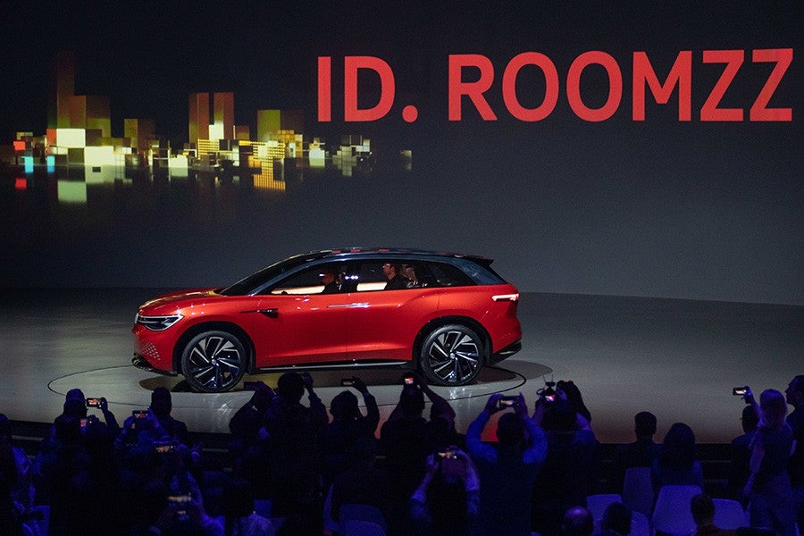 Debut del VW ID.Roomzz en Shangai: ¿vuelven los monovolúmenes? | Autocasión