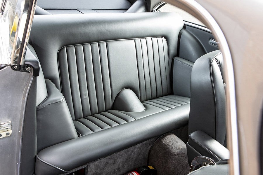 Los coches del James Bond de Sean Connery | Autocasión