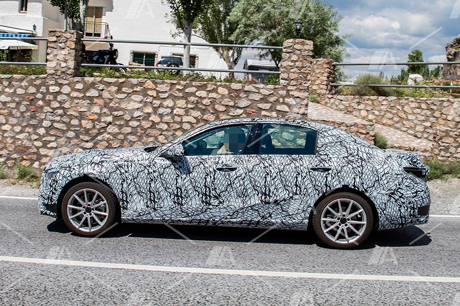 Fotos espía del nuevo Mercedes Clase C 2021 | Autocasión