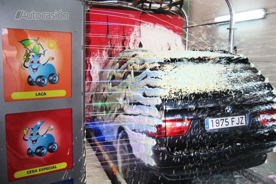 Autolavado coches: ¿es malo lavar el coche en un túnel de lavado?