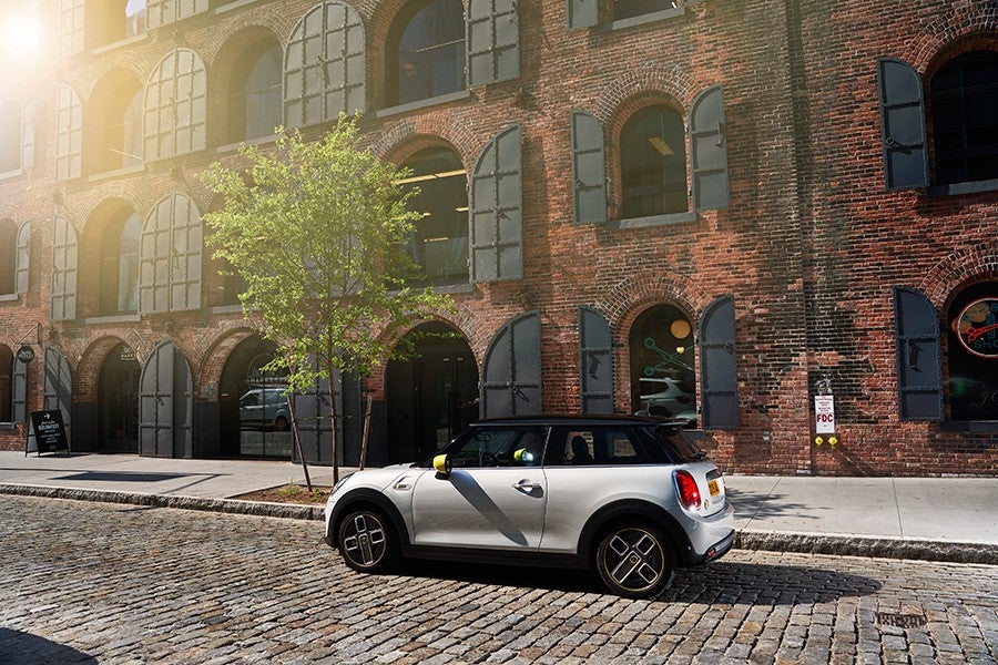 El Mini Cooper SE eléctrico es protagonista en Frankfurt 2019 | Autocasión