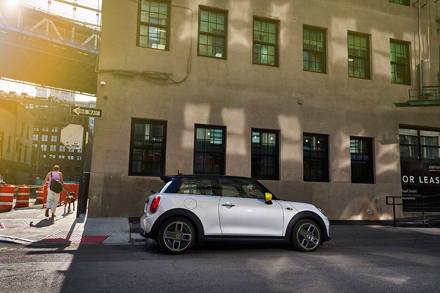 El Mini Cooper SE eléctrico es protagonista en Frankfurt 2019 | Autocasión