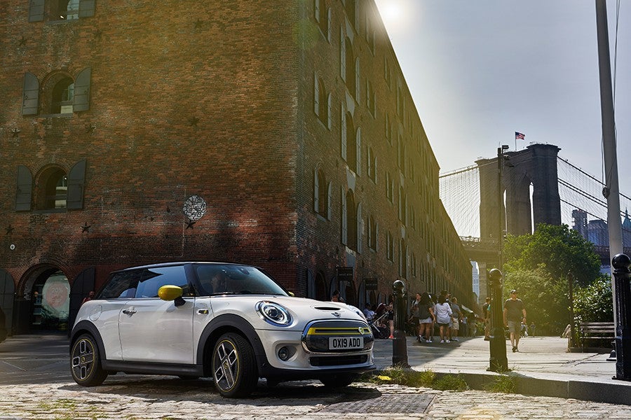 El Mini Cooper SE eléctrico es protagonista en Frankfurt 2019 | Autocasión