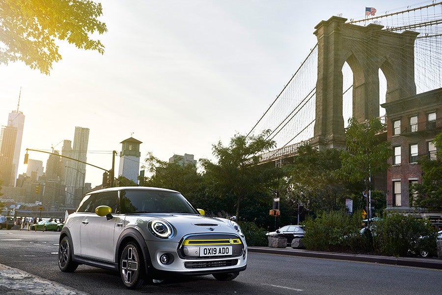 El Mini Cooper SE eléctrico es protagonista en Frankfurt 2019 | Autocasión