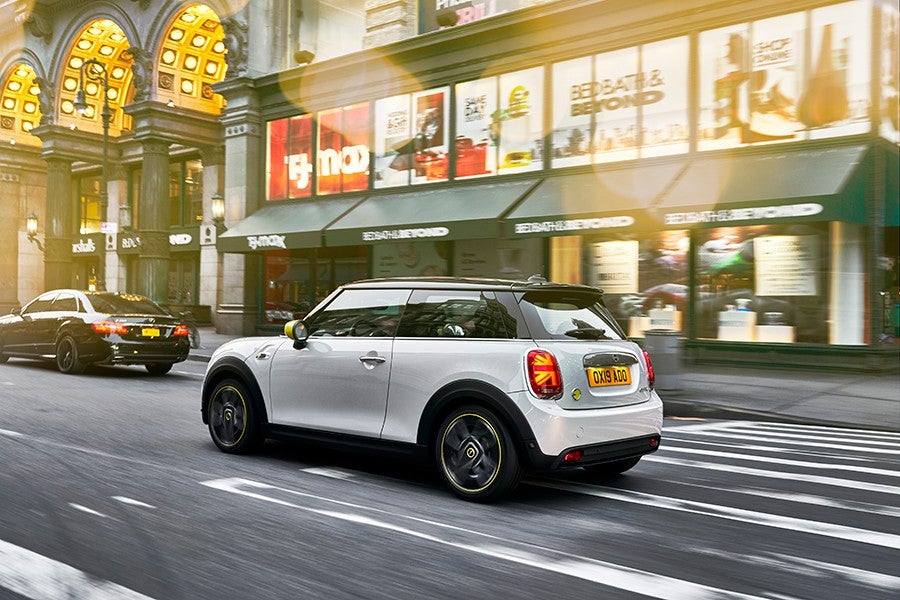 El Mini Cooper SE eléctrico es protagonista en Frankfurt 2019 | Autocasión