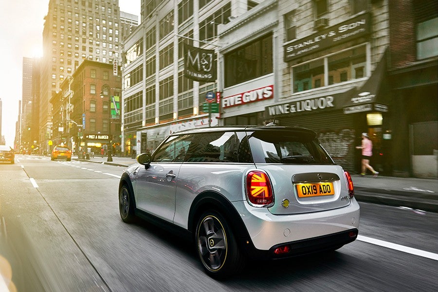 El Mini Cooper SE eléctrico es protagonista en Frankfurt 2019 | Autocasión