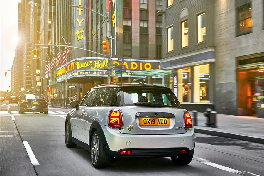 El Mini Cooper SE eléctrico es protagonista en Frankfurt 2019 | Autocasión