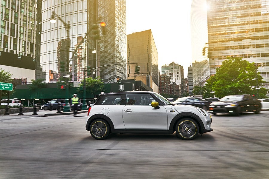 El Mini Cooper SE eléctrico es protagonista en Frankfurt 2019 | Autocasión