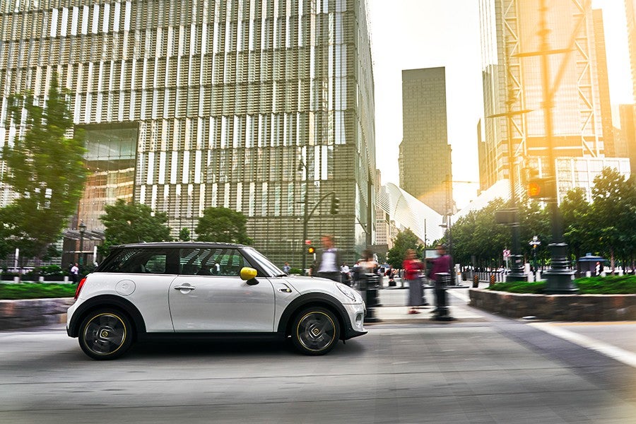 El Mini Cooper SE eléctrico es protagonista en Frankfurt 2019 | Autocasión