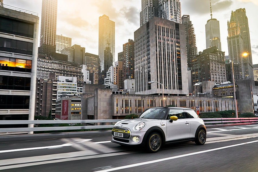 El Mini Cooper SE eléctrico es protagonista en Frankfurt 2019 | Autocasión