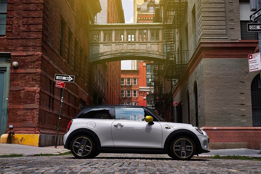 El Mini Cooper SE eléctrico es protagonista en Frankfurt 2019 | Autocasión