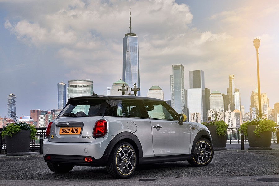 El Mini Cooper SE eléctrico es protagonista en Frankfurt 2019 | Autocasión