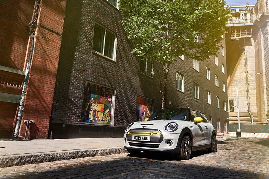 El Mini Cooper SE eléctrico es protagonista en Frankfurt 2019 | Autocasión