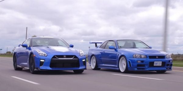 Nissan R34 Skyline GT-R vs R35 GT-R: ¿con cuál te quedarías? | Autocasión