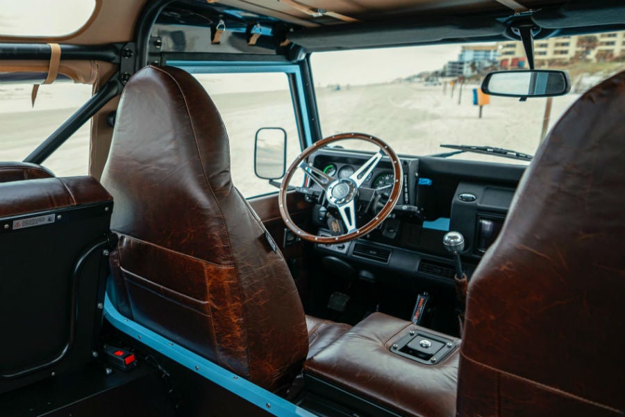 Un Land Rover Defender, convertido en buggy de playa | Autocasión
