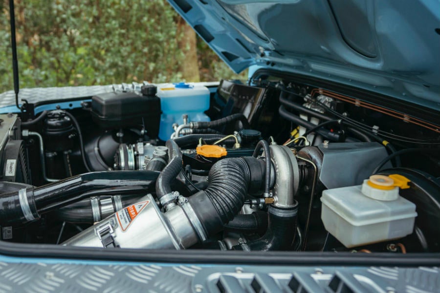 Un Land Rover Defender, convertido en buggy de playa | Autocasión