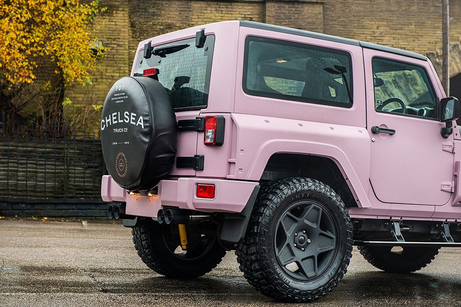 Jeep Wrangler de Kahn Automobiles: rosa por fuera, rudo por dentro ...