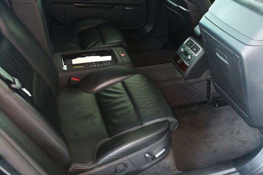 El Audi A8 blindado de Ángela Merkel está a la venta en Galicia ...
